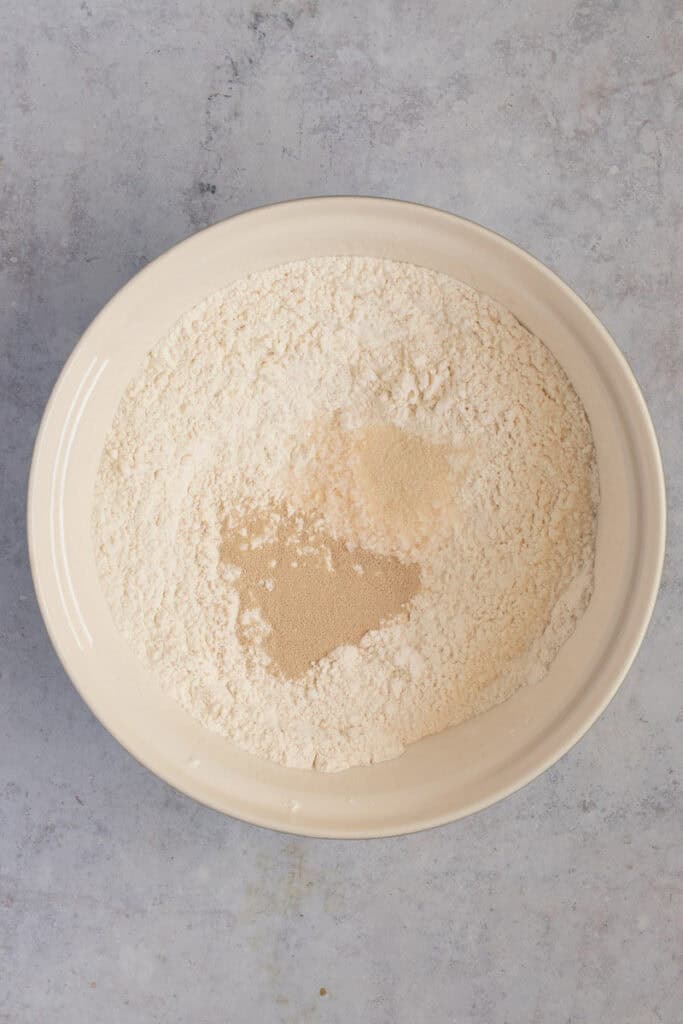 Dutch Oven No Need Bread (Farmhouse Style) - The Irishman's Wife