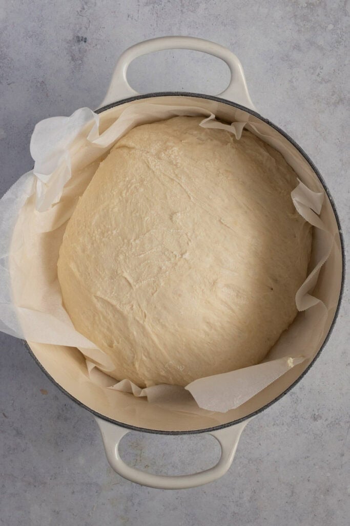 Dutch Oven No Need Bread (Farmhouse Style) - The Irishman's Wife